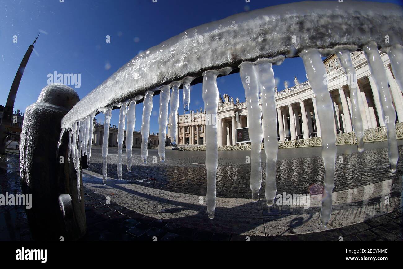 February 14, 2021 - Vatican City (Holy See) .The effects of the cold in ...