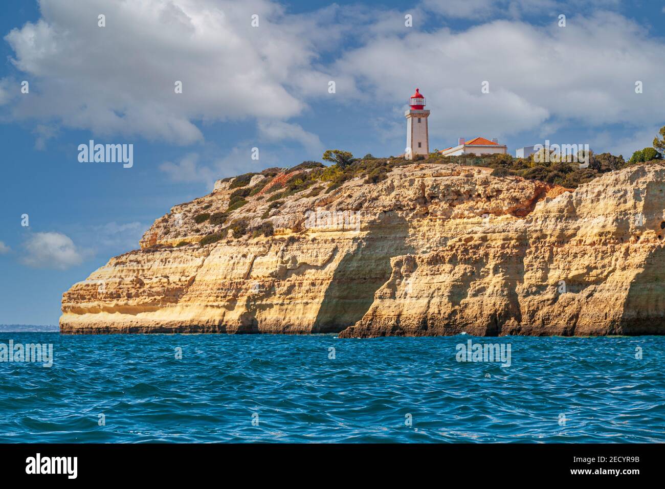 Farol de Alfanzina/Alfanzina lighthouse on the clifftop at Carvoeiro ...