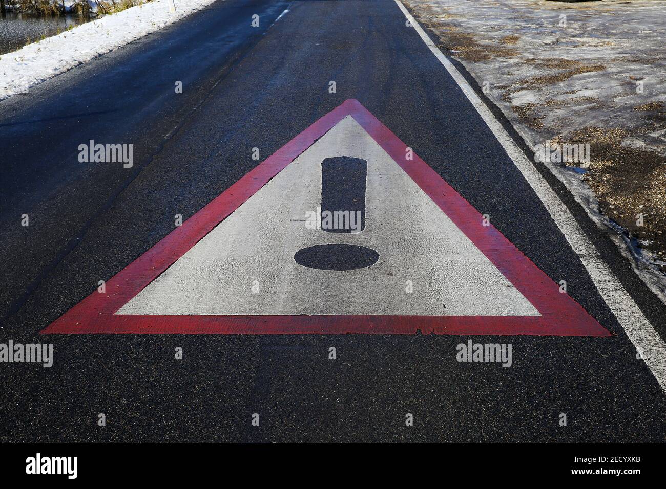 Slippery surface traffic warning sign hi-res stock photography and ...
