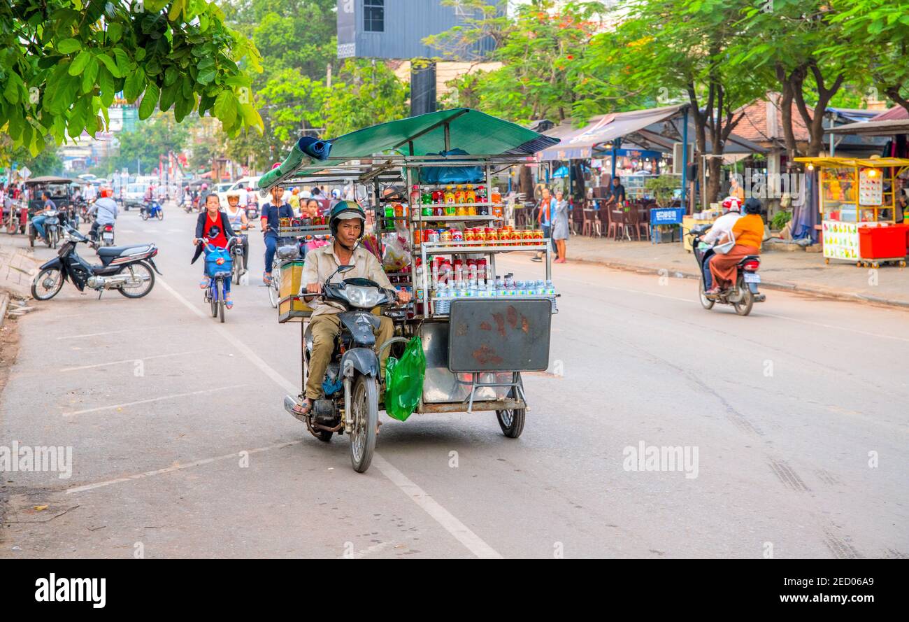 Motorcycle fast food stall hi-res stock photography and images - Alamy