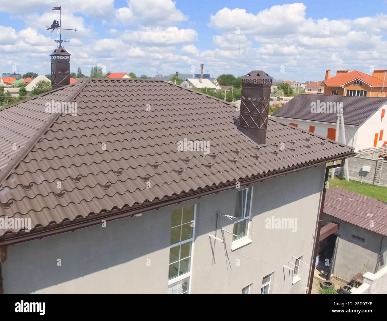 Undulating red clay tile roof hi-res stock photography and images - Alamy