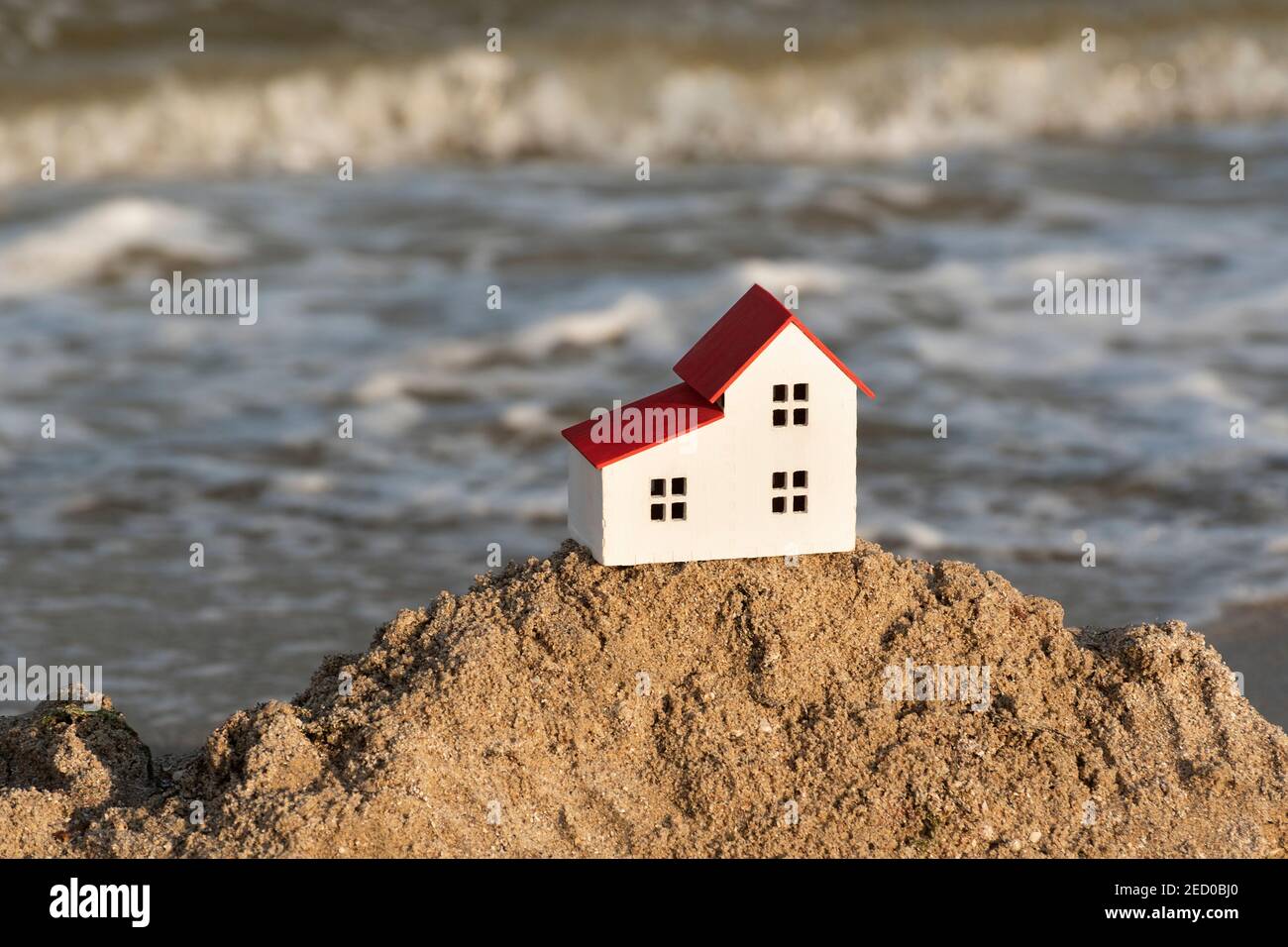 Modern seaside villas houses hi-res stock photography and images - Alamy