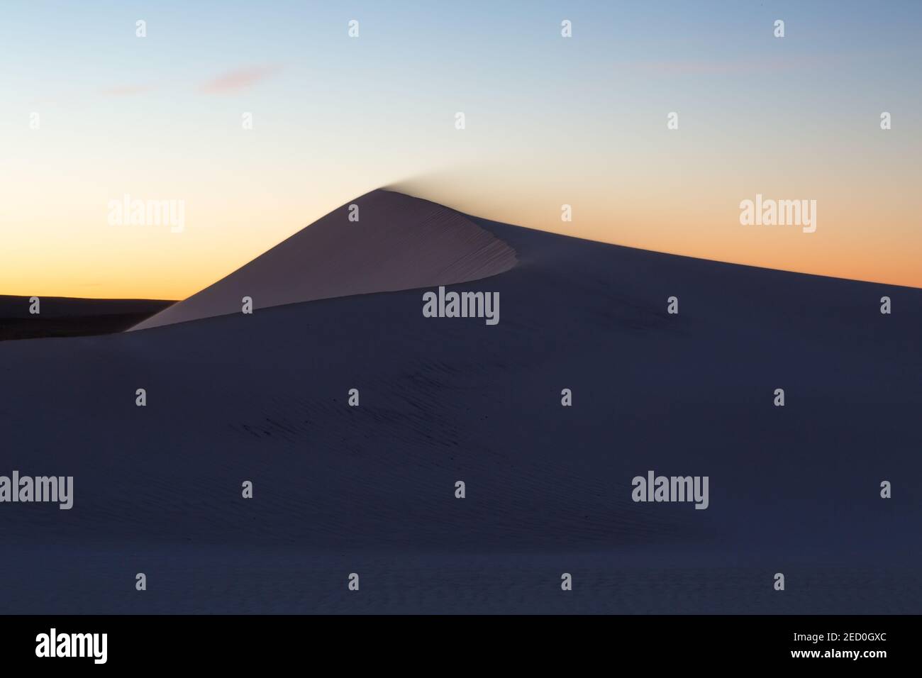 Sand blowing off sand dune hi-res stock photography and images - Alamy