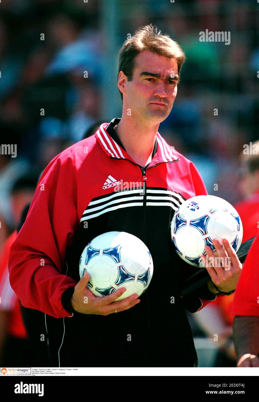 Referee for england v france hi-res stock photography and images - Alamy