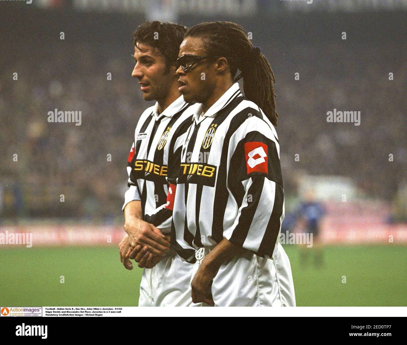 Juventus edgar davids in action hi-res stock photography and images - Alamy