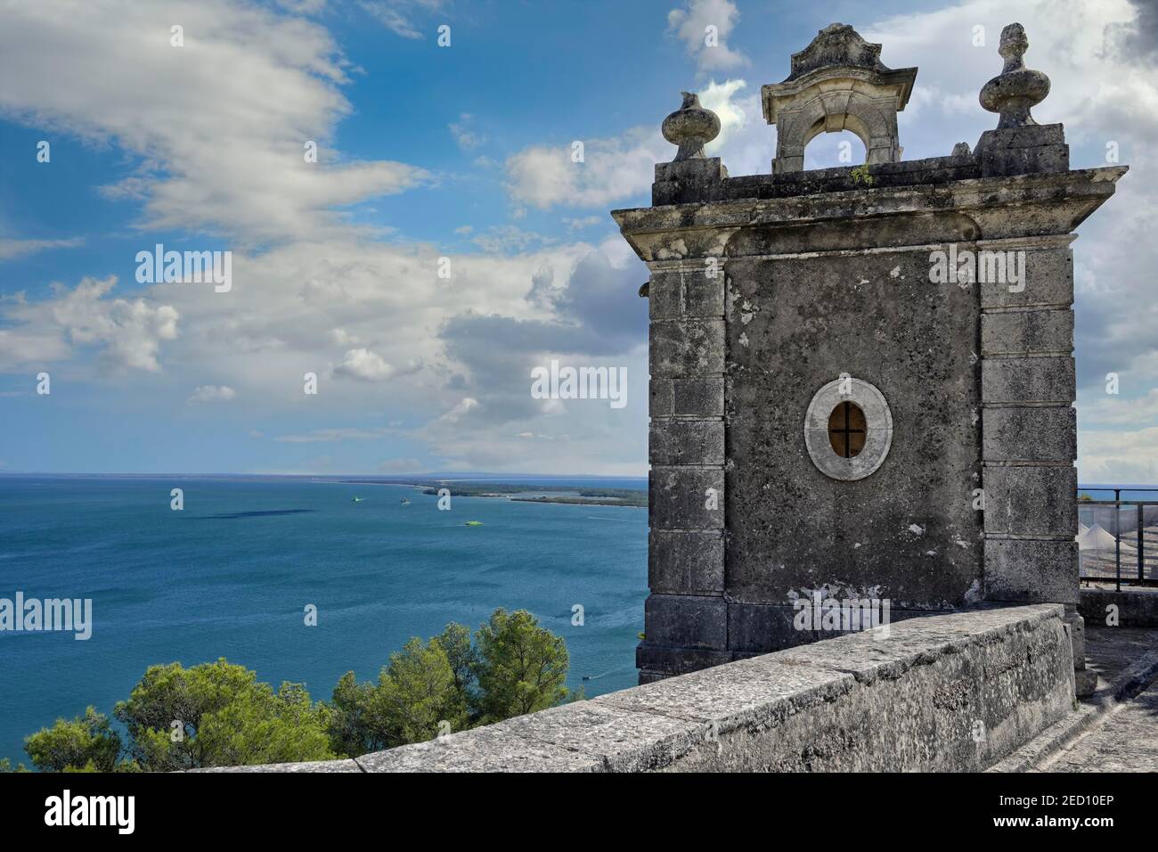 Setubal castle hi-res stock photography and images - Alamy