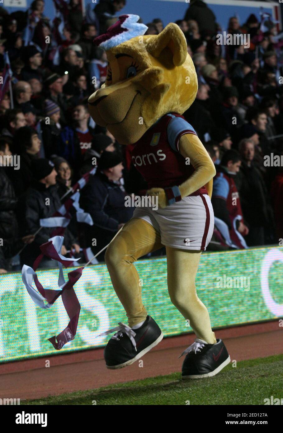 The blackburn rovers mascot hi-res stock photography and images - Alamy