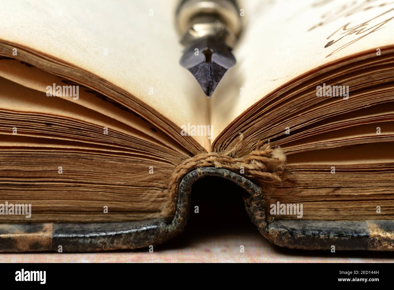 Handwritten book with quill hi-res stock photography and images - Alamy