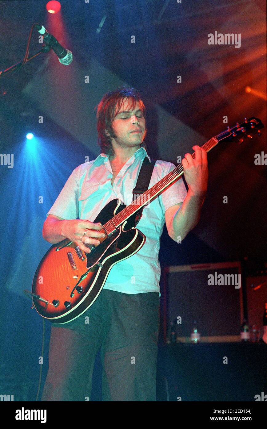Supergrass 1999 hi-res stock photography and images - Alamy
