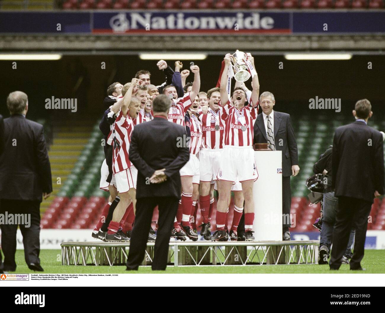 Peter gilham brentford hi-res stock photography and images - Alamy