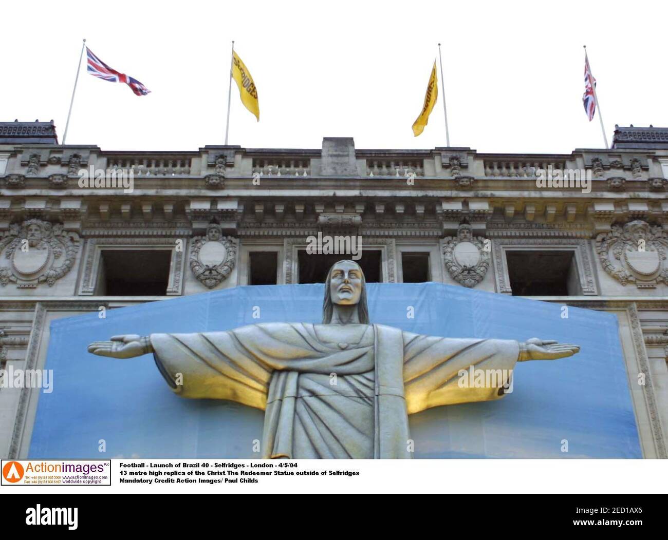 4 metre high statue hi-res stock photography and images - Alamy