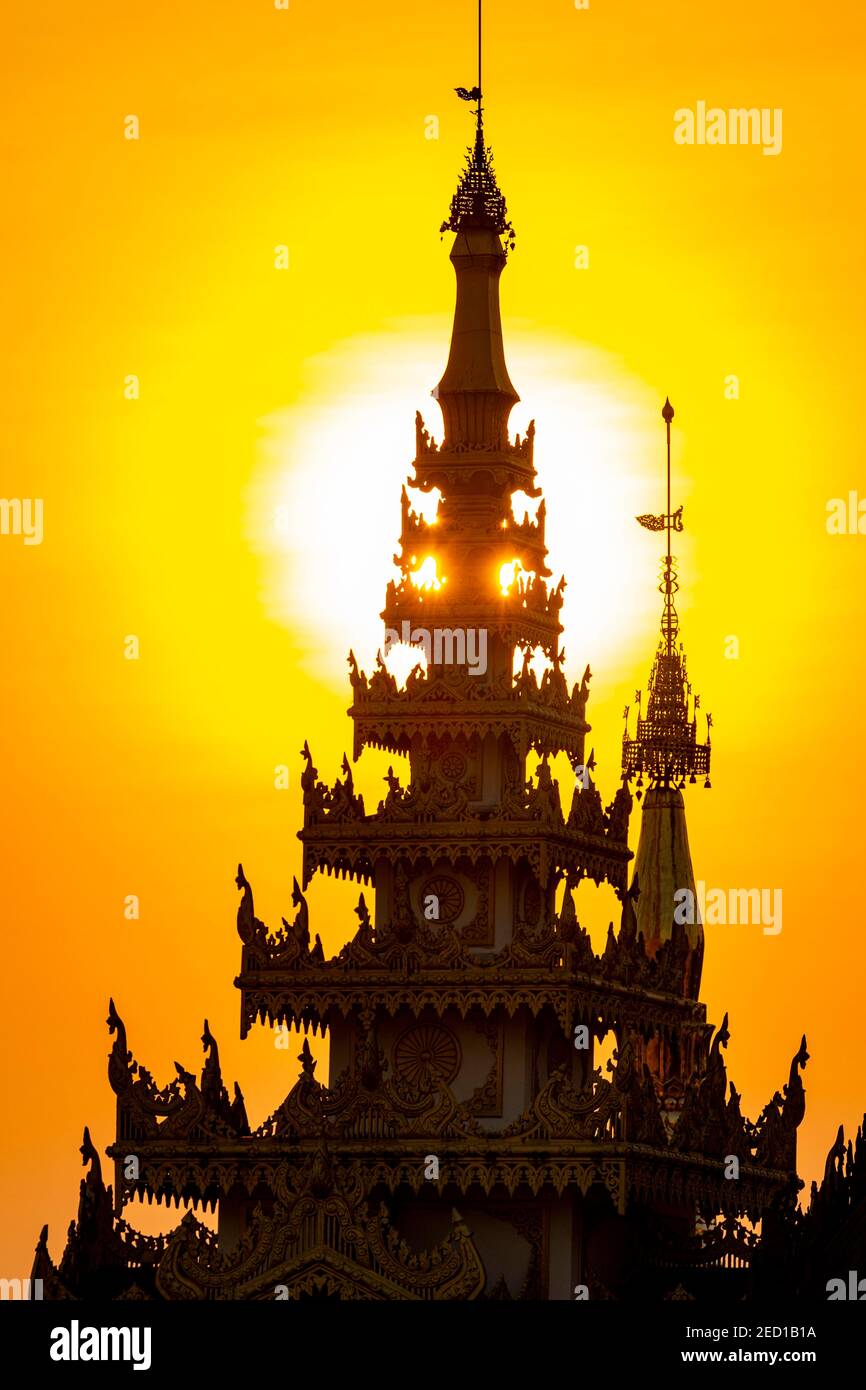 Myanmar sunset hi-res stock photography and images - Alamy