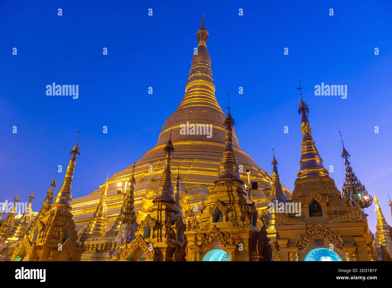 Shwedagon temple sunset yangon hi-res stock photography and images - Alamy