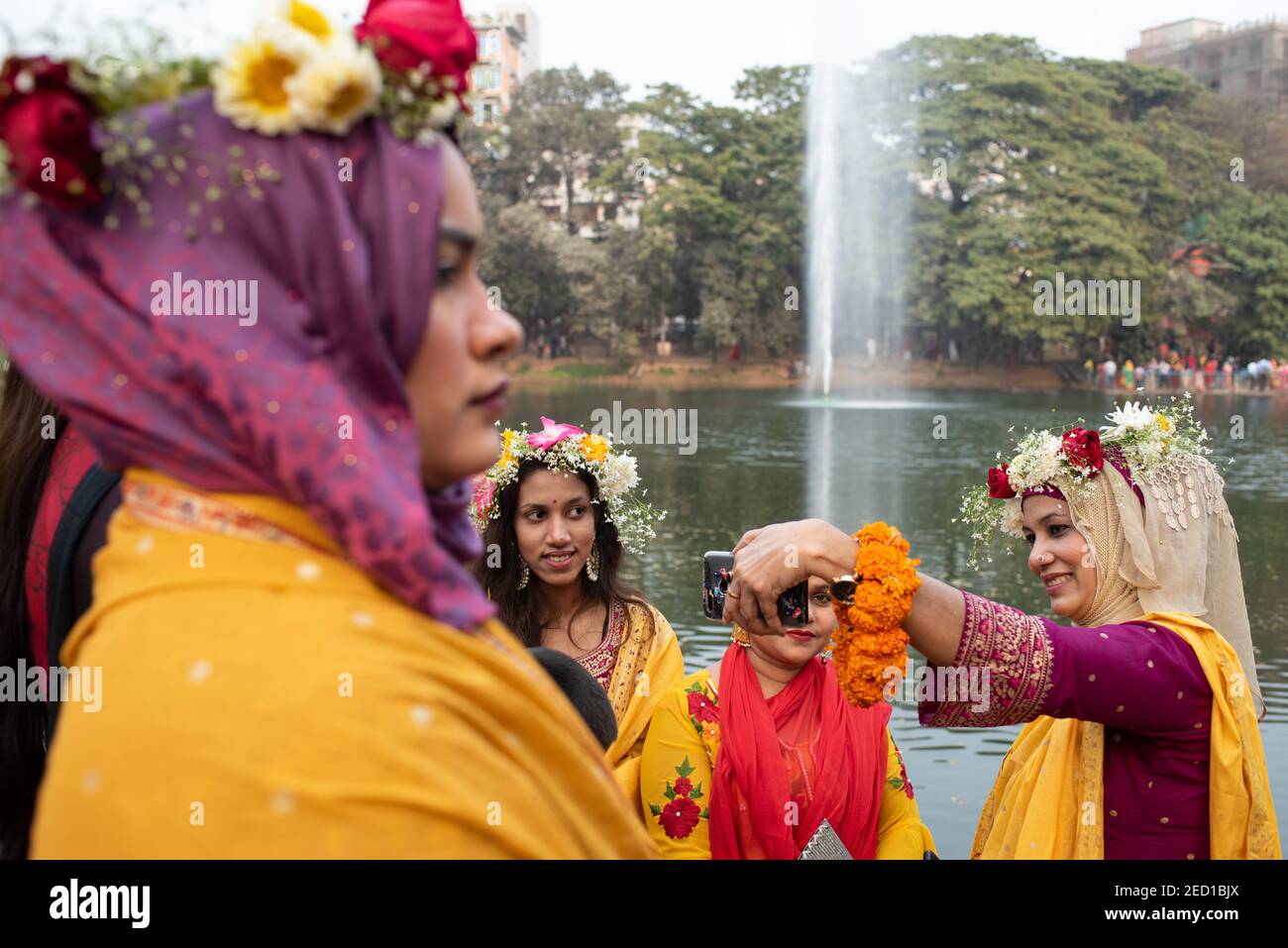 Dhaka, Dhaka, Bangladesh. 14th Feb, 2021. Bangladeshi people celebrate ...
