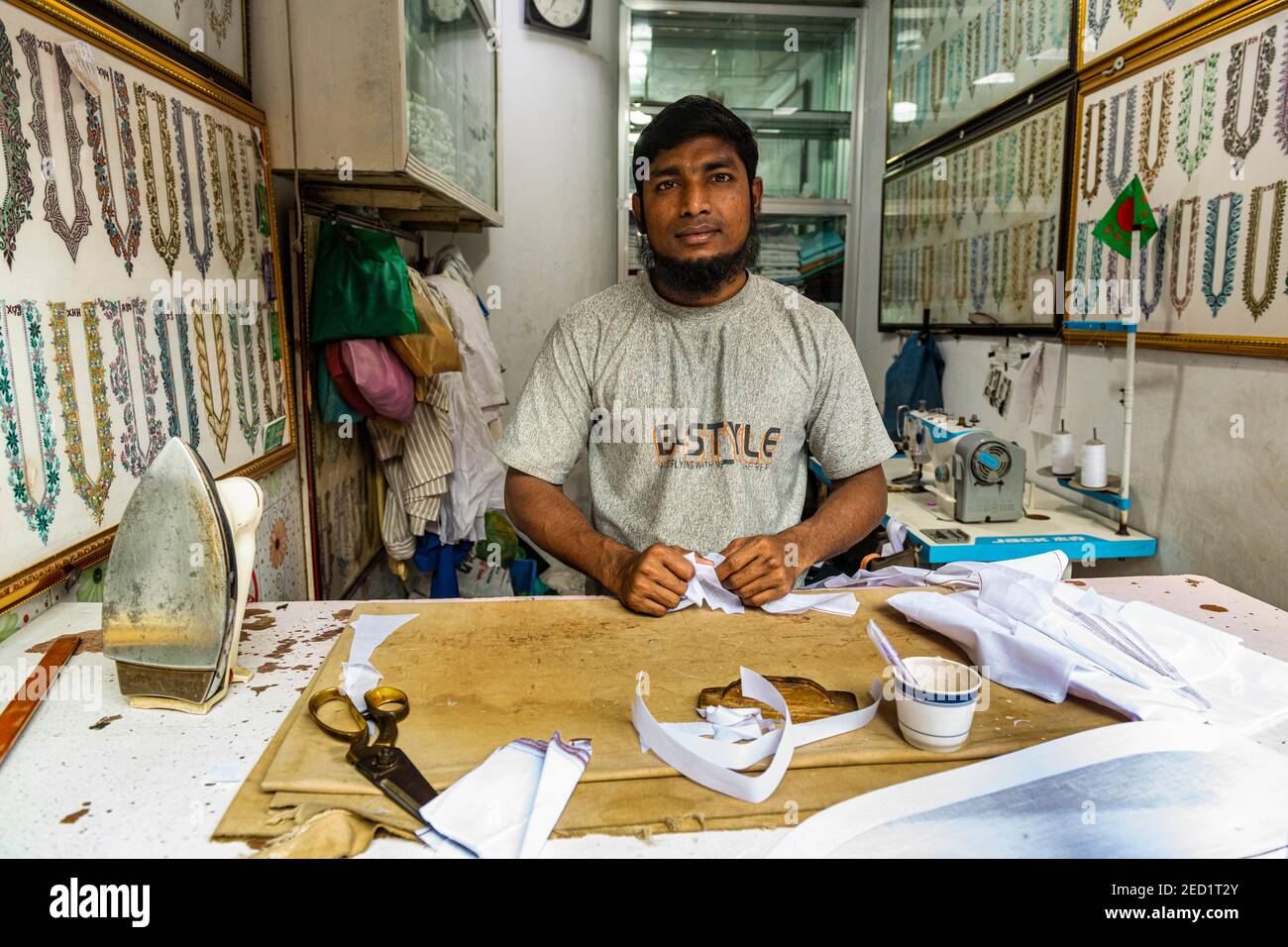 Tailor in the bazaar, Dhaka, Bangladesh Stock Photo - Alamy