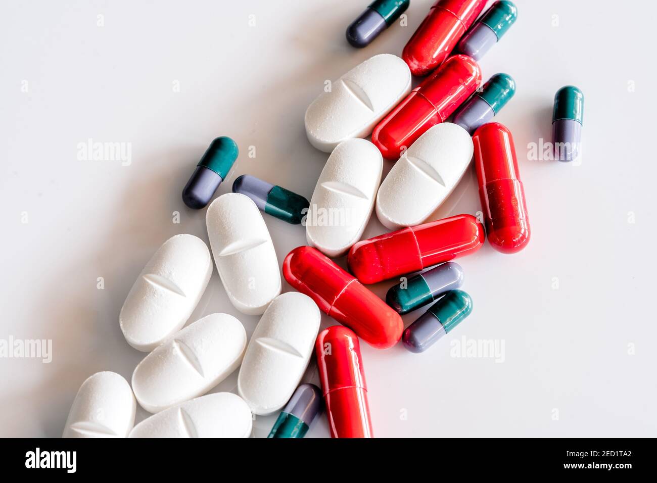 Pile assorted vitamin capsules hi-res stock photography and images - Alamy