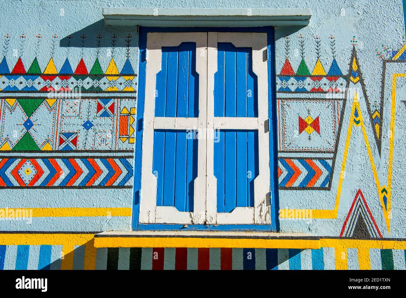 Islamic wall painting in the Muftaha Village Art Gallery, Abha, Saudi ...