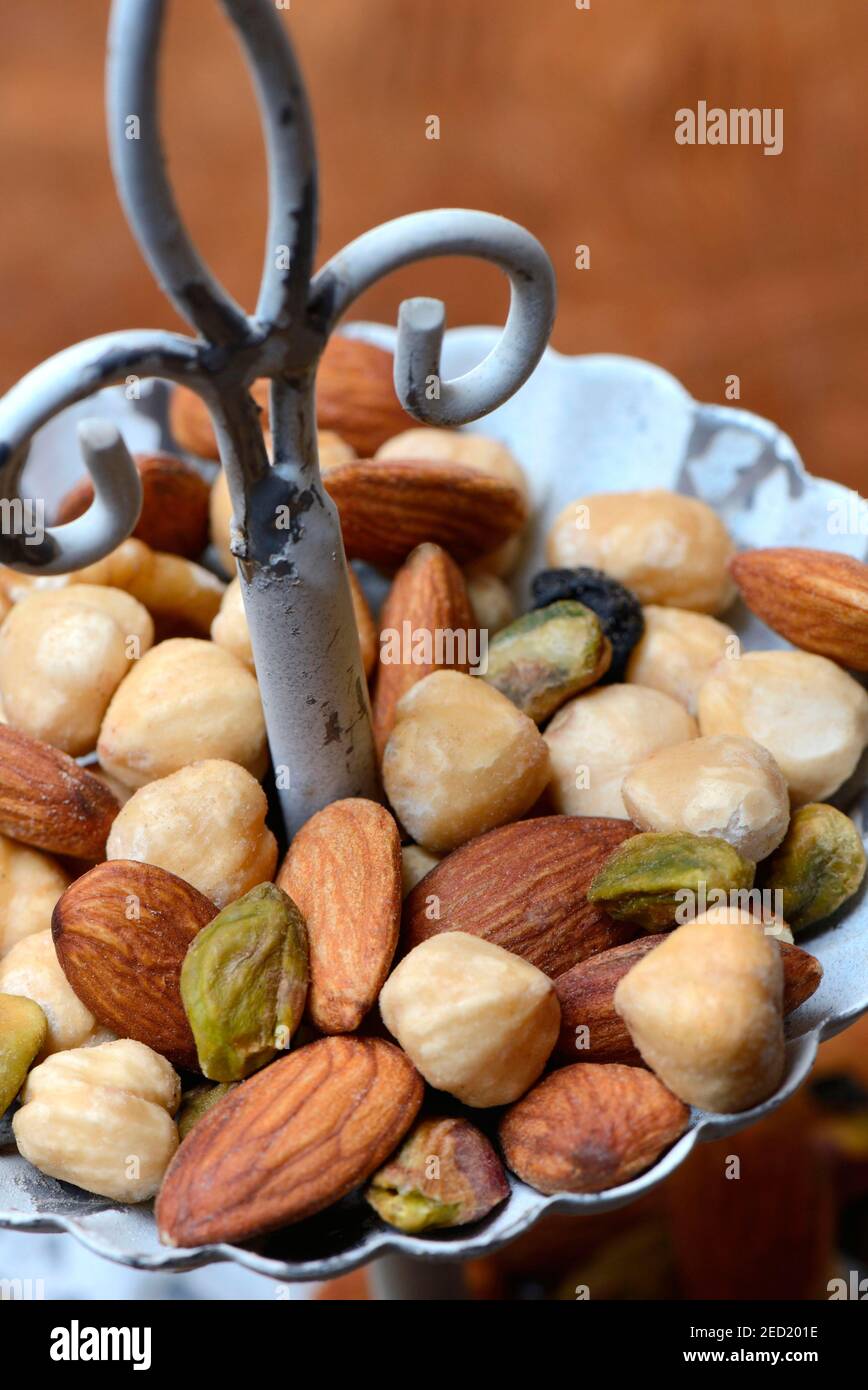 Mixed nuts, mixed nuts Stock Photo - Alamy