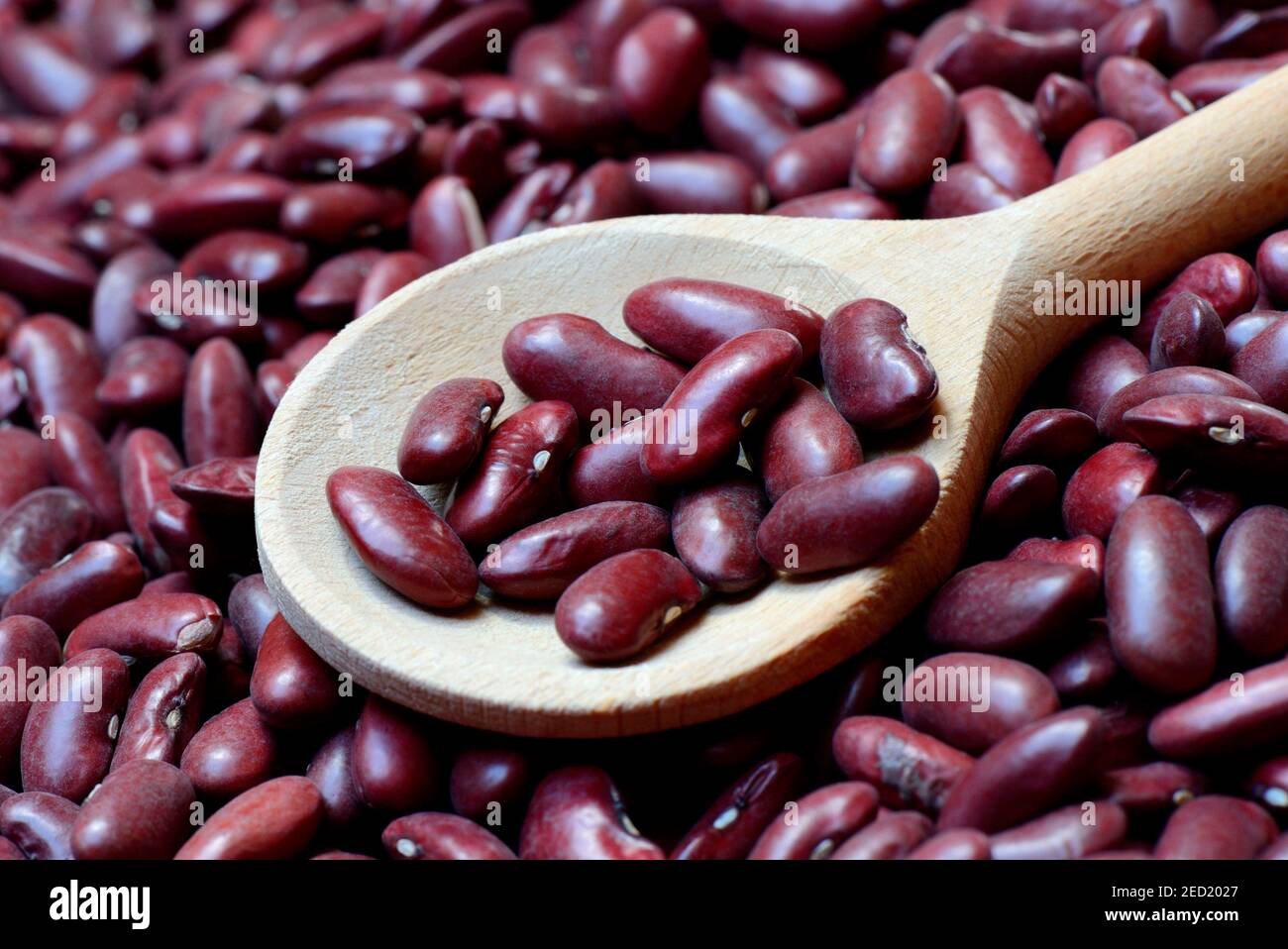 Red beans, kidney bean in cooking spoon Stock Photo - Alamy