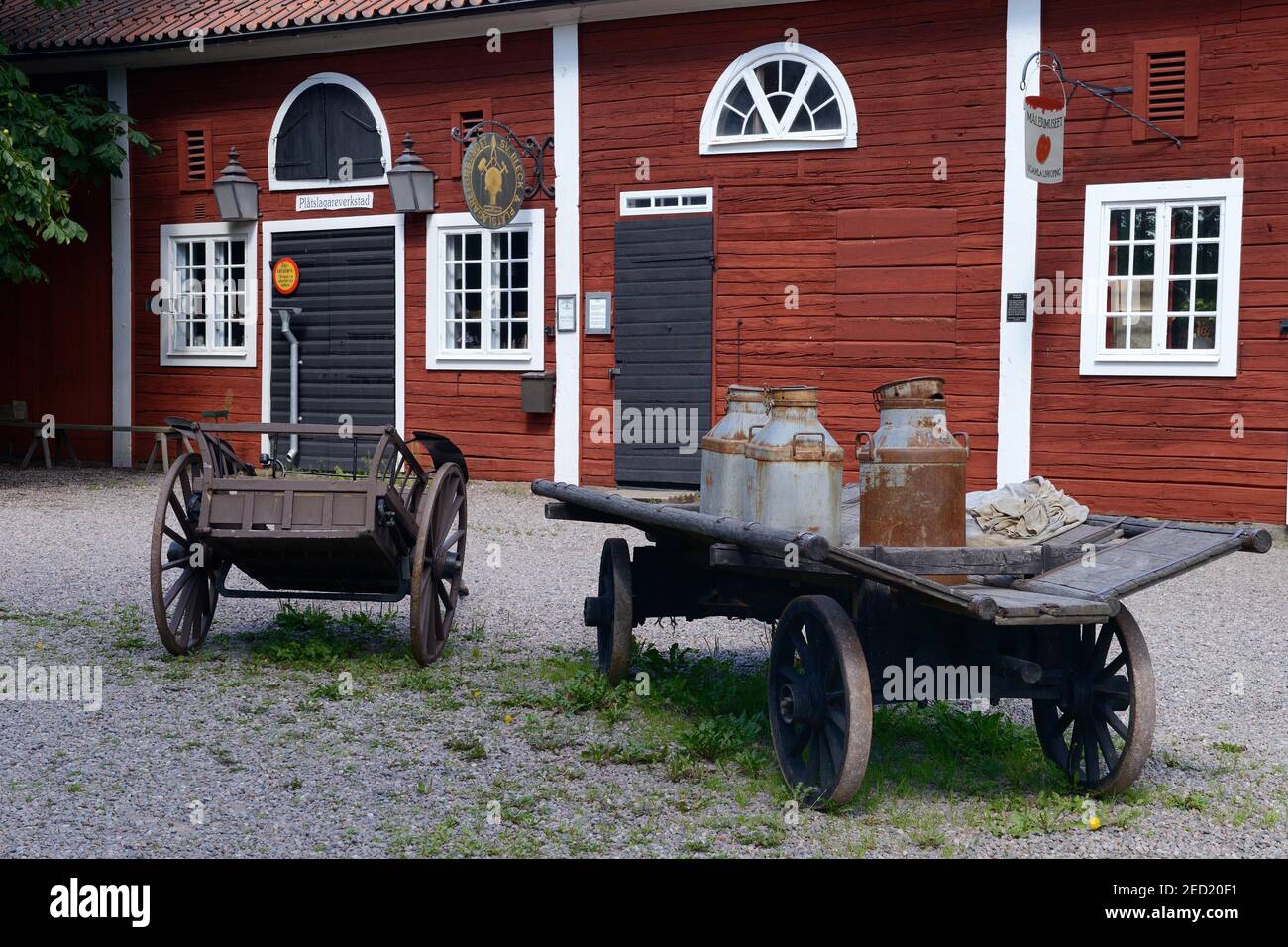 Milk cart hi-res stock photography and images - Alamy