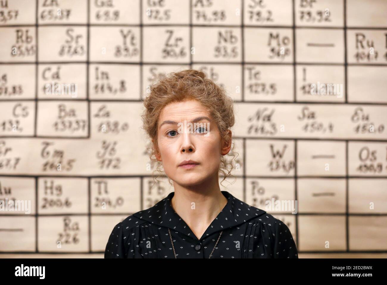 ROSAMUND PIKE in RADIOACTIVE (2019), directed by MARJANE SATRAPI. Credit: StudioCanal / Working ...