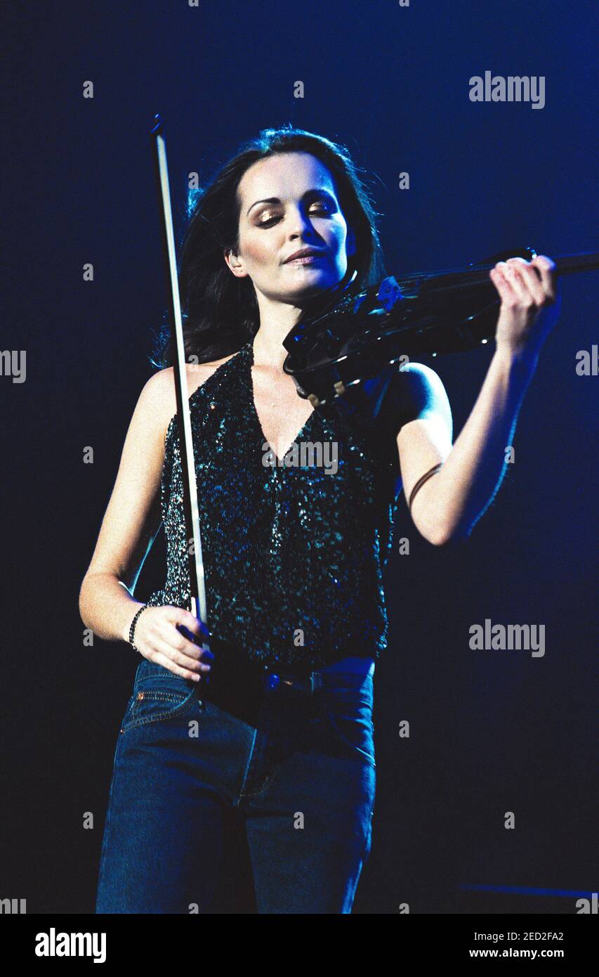Corrs performing live in london hi-res stock photography and images - Alamy