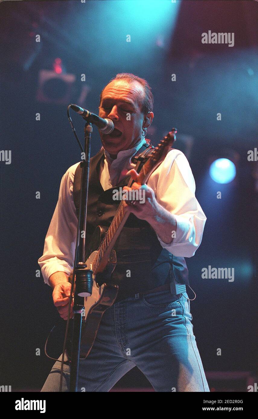 Status quo group hi-res stock photography and images - Alamy