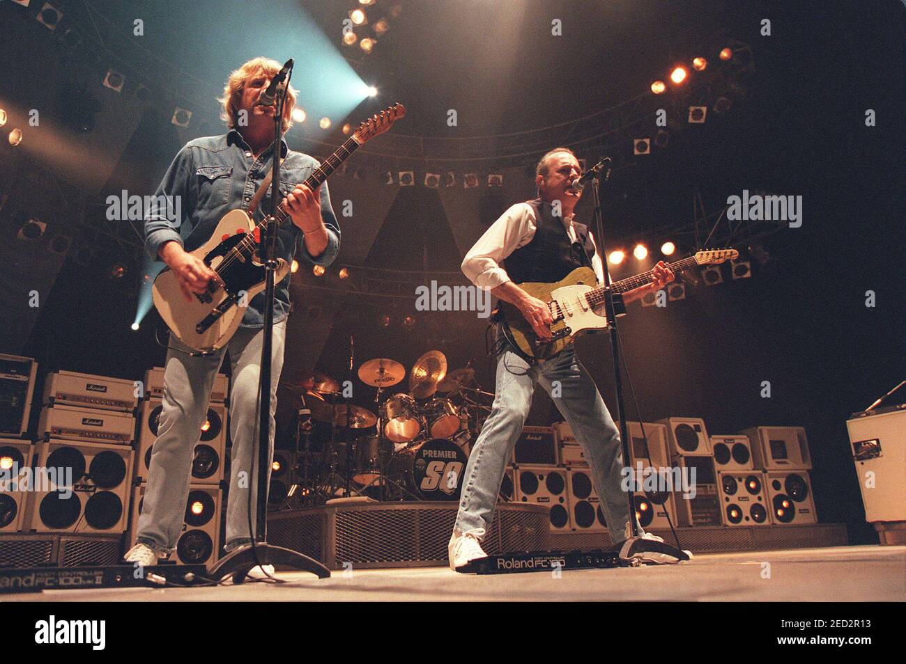 Status quo uk rock group hi-res stock photography and images - Alamy