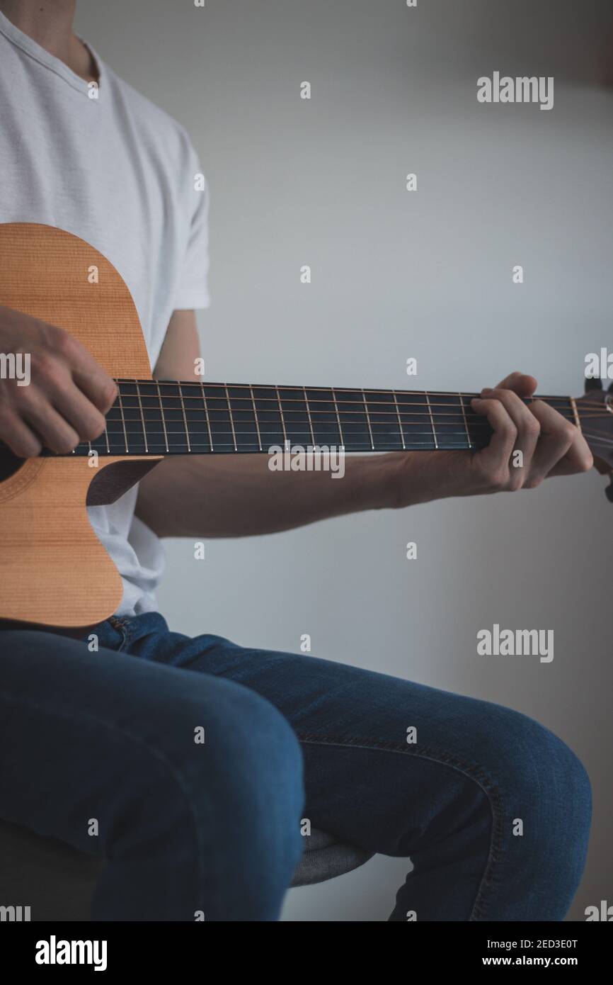 Singer skills hi-res stock photography and images - Alamy