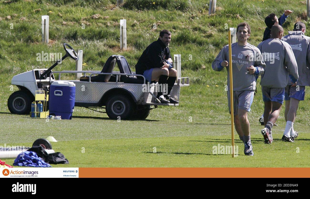 Roy keane sunderland training hi-res stock photography and images - Alamy