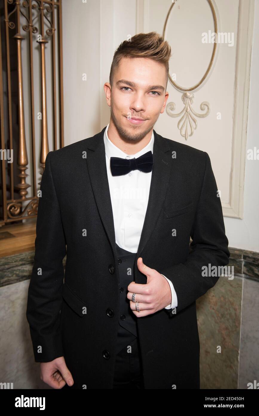 Matt terry hi-res stock photography and images - Alamy