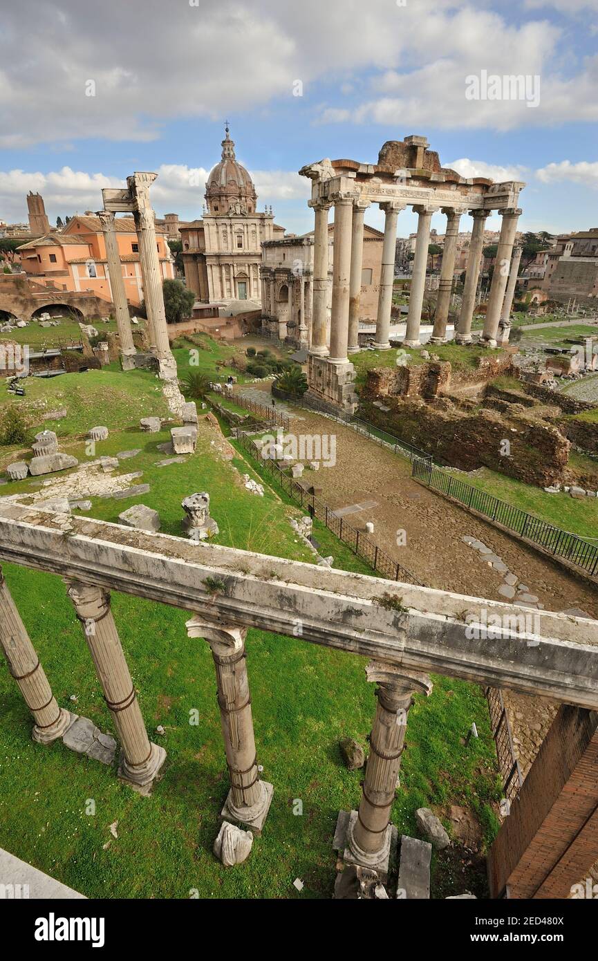 Foro romano roma italia hi-res stock photography and images - Alamy