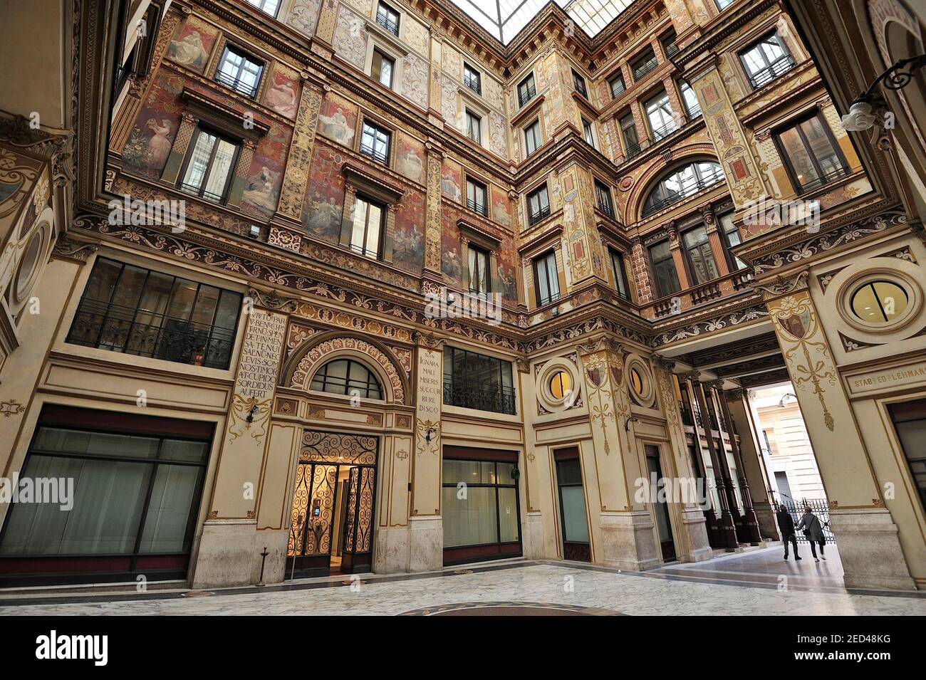 Art nouveau style buildings hi-res stock photography and images - Alamy