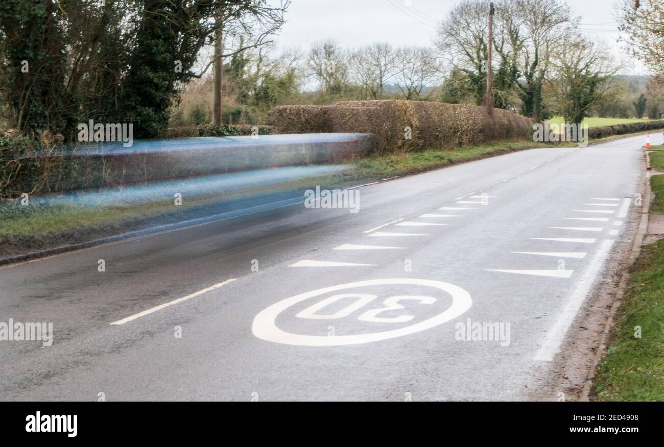 Car white lines road markings hi-res stock photography and images - Alamy