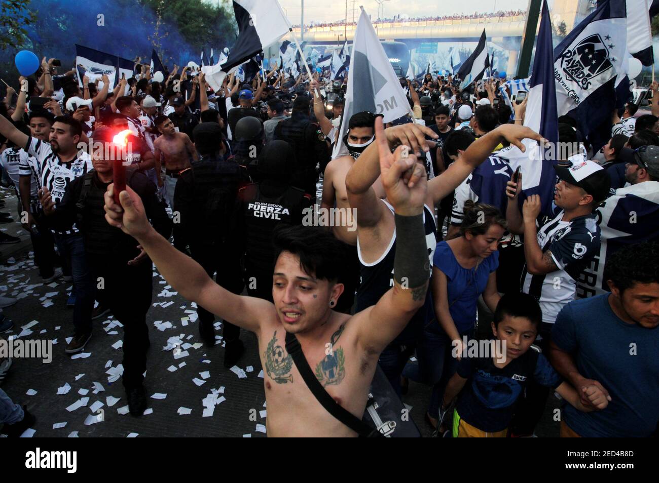 Tigres uanl fans hi-res stock photography and images - Alamy