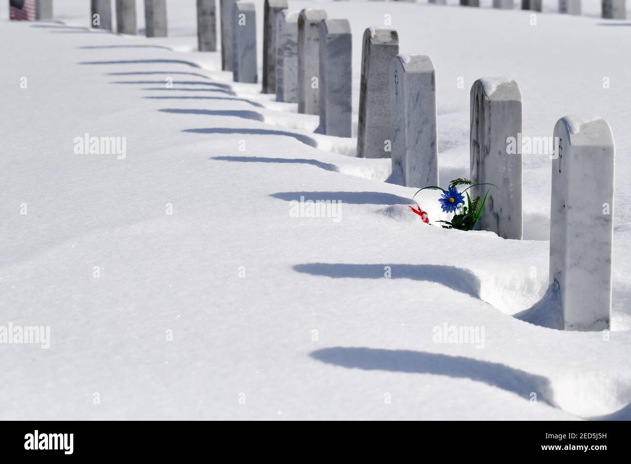 Memorial markers hi-res stock photography and images - Alamy