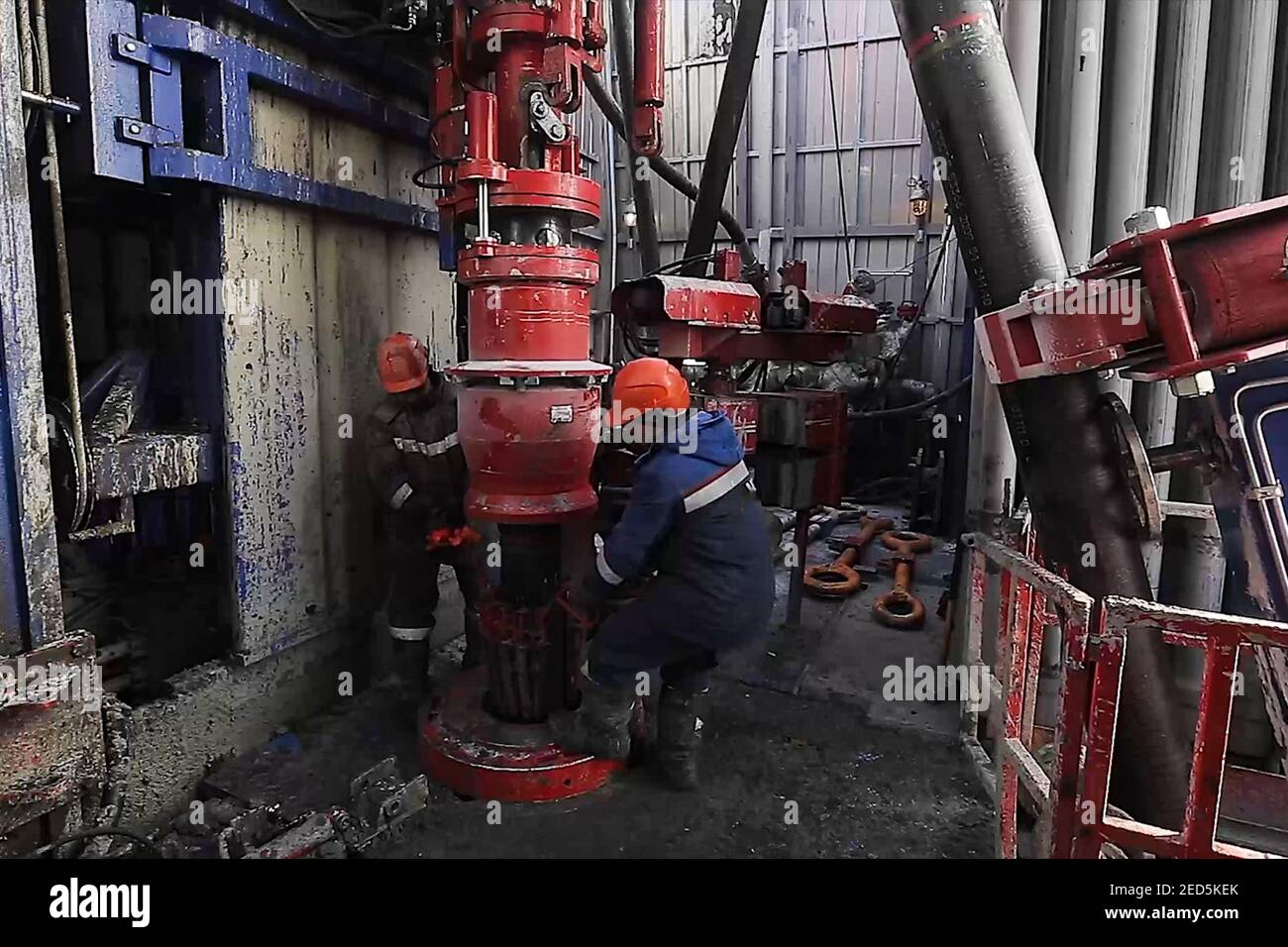 Drilling rig floor hi-res stock photography and images - Alamy