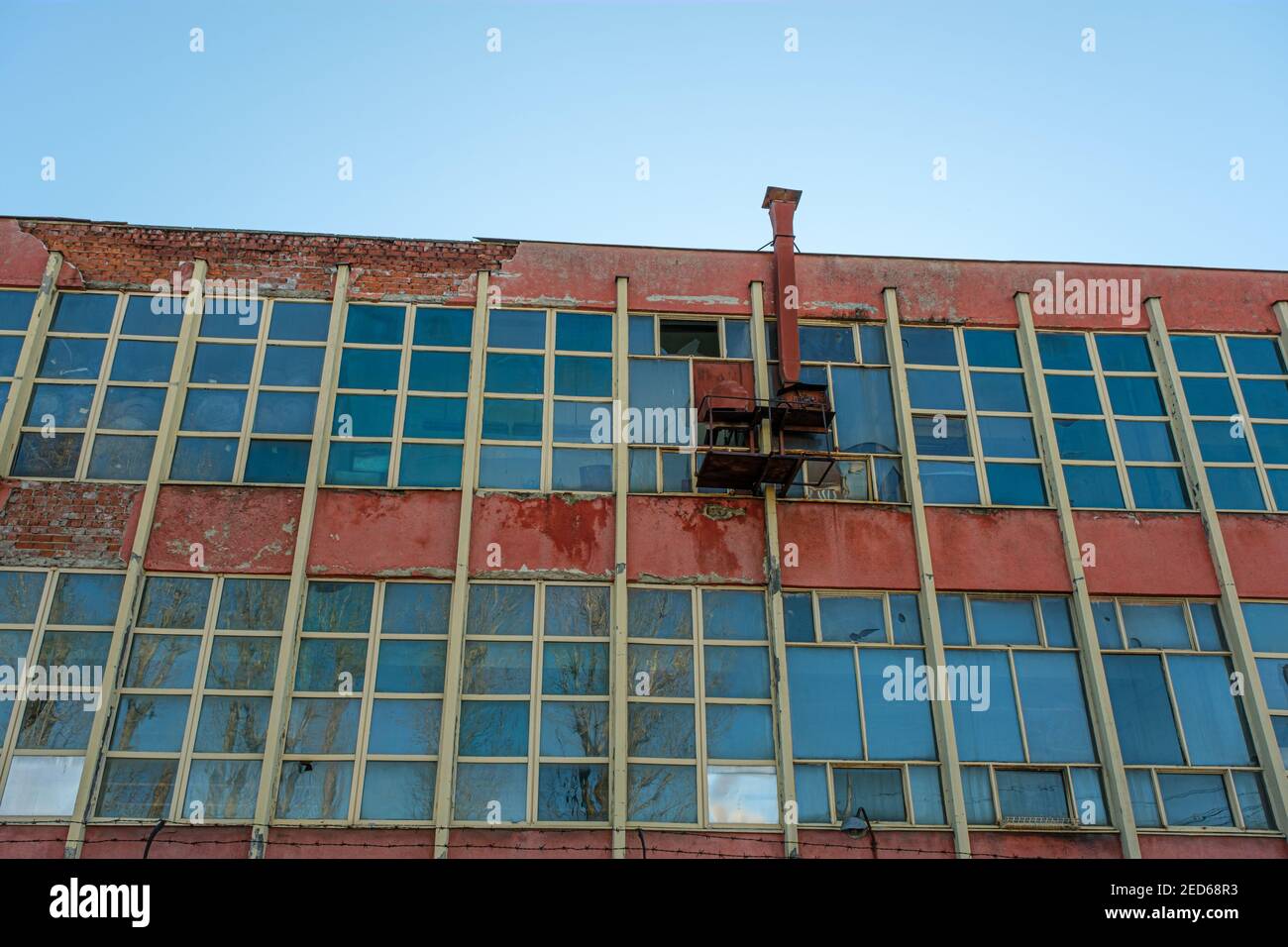 abandoned factory warehouse with broken windows Stock Photo - Alamy