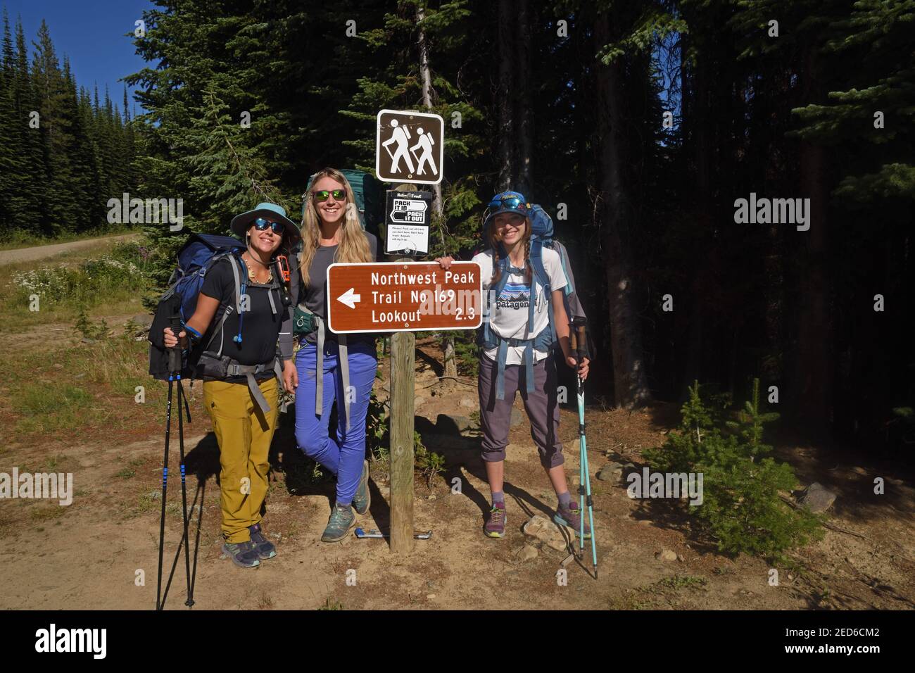 Thru hikers Nip, Powerpuff and Blazebear on the Pacific Northwest ...