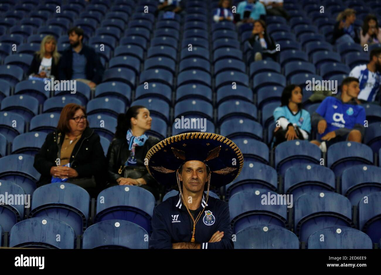 Estadio do dragao fan hi-res stock photography and images - Alamy