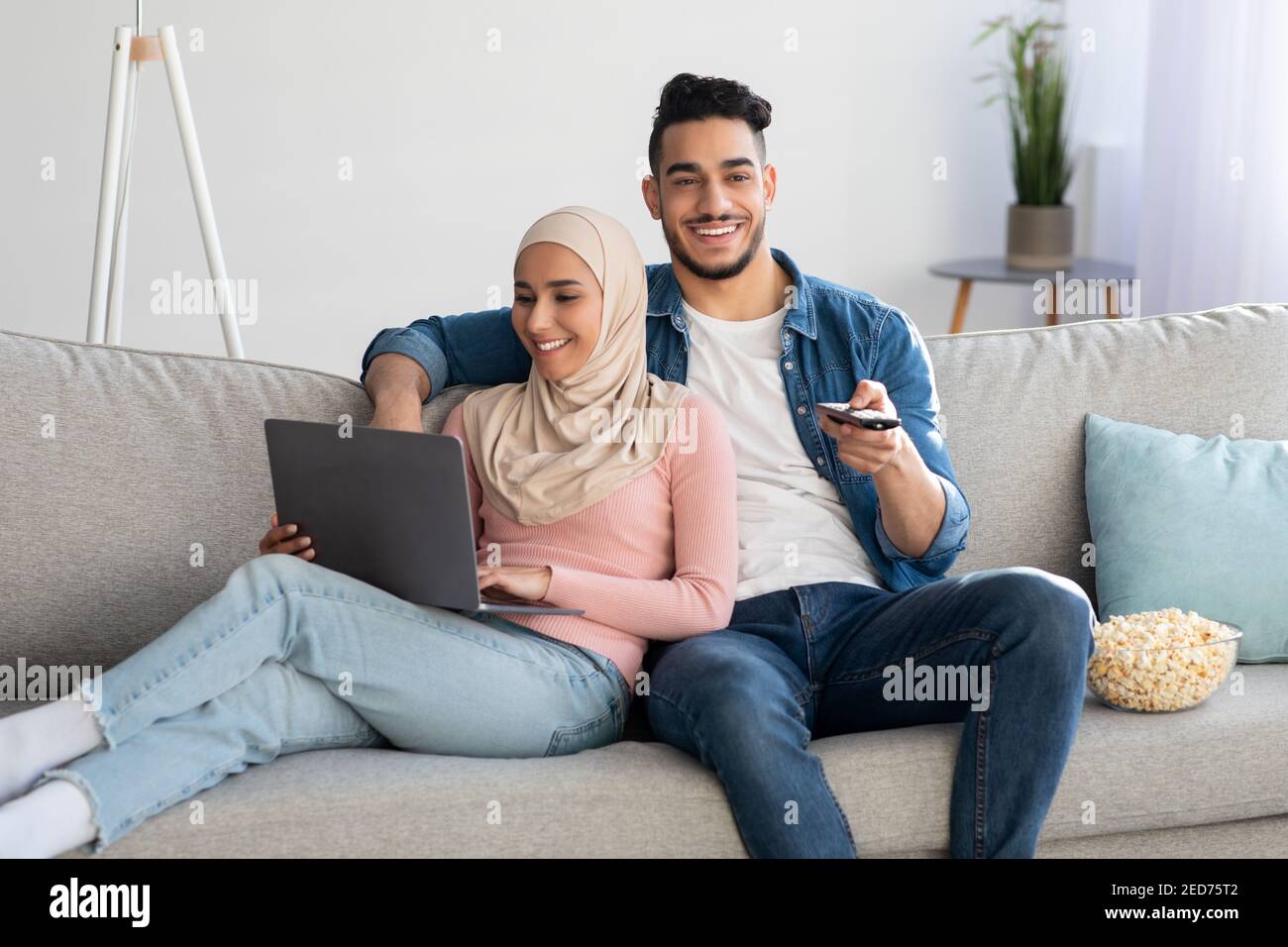 Muslim family happy time hi-res stock photography and images - Alamy