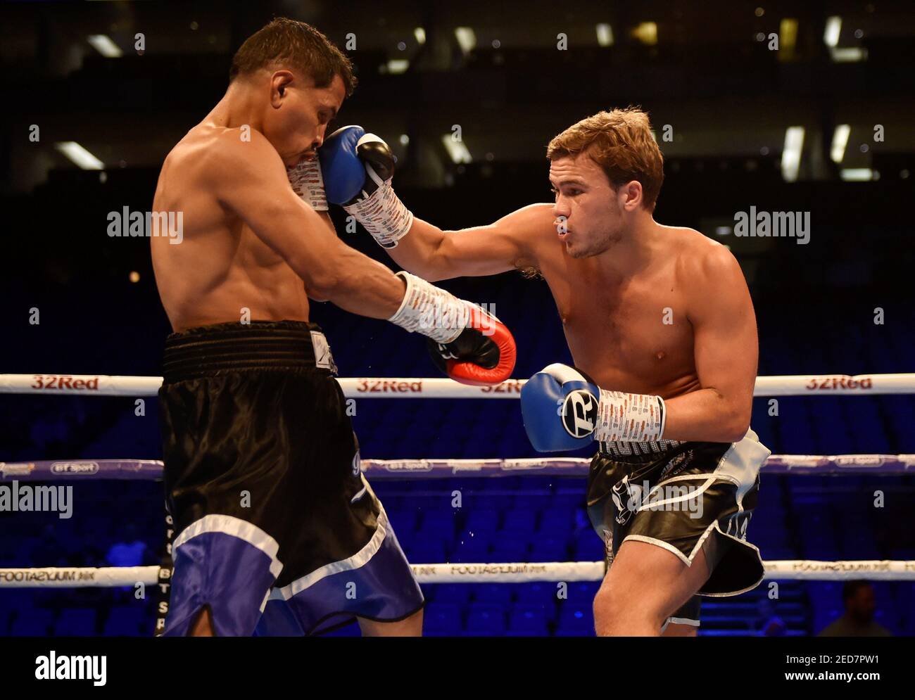 Boxing The O2 Arena High Resolution Stock Photography and Images - Alamy