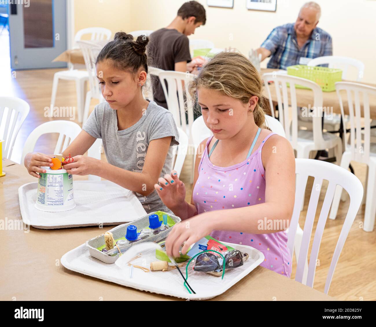 Children and classroom and project hi-res stock photography and images ...