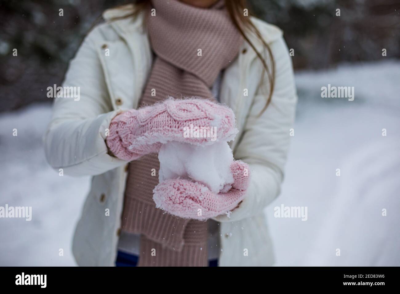 Lady making snowball hi-res stock photography and images - Alamy