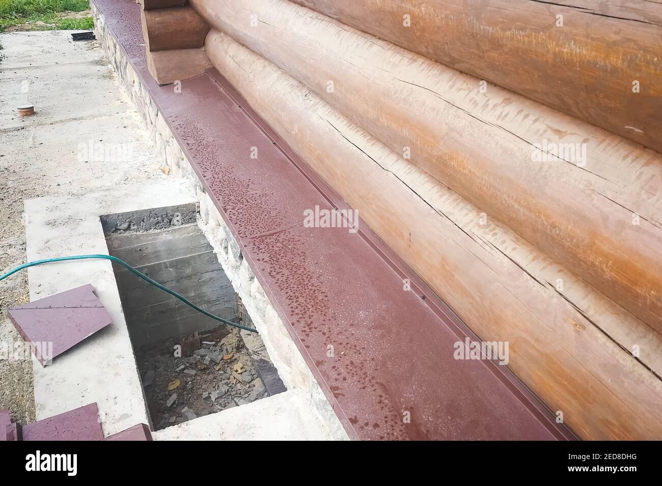 Exterior basement waterproofing hi-res stock photography and images - Alamy