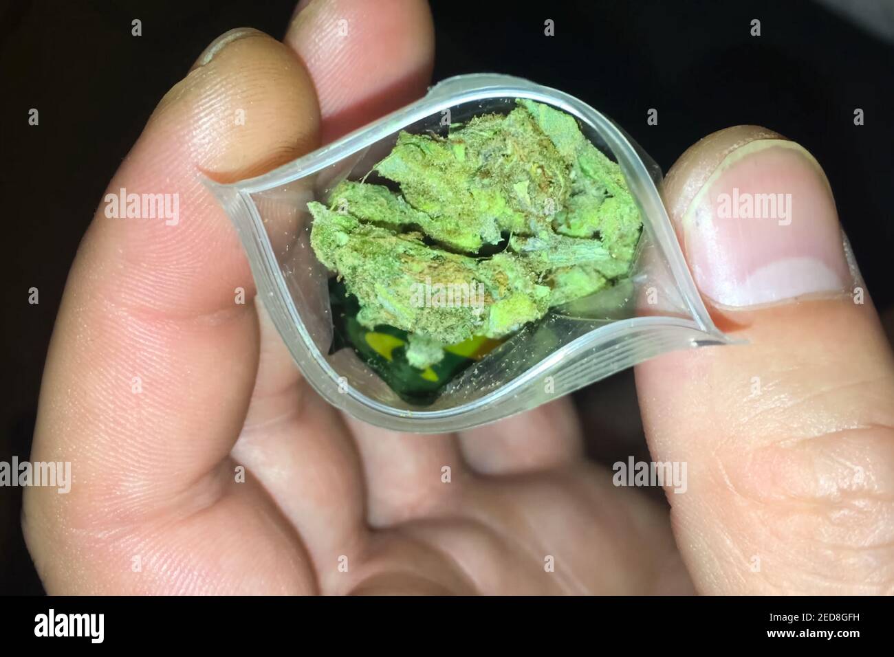 Marijuana paper bag hi-res stock photography and images - Alamy