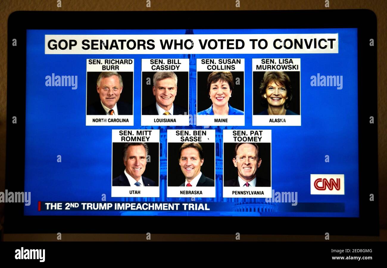 Tv screen showing u s news hi-res stock photography and images - Alamy