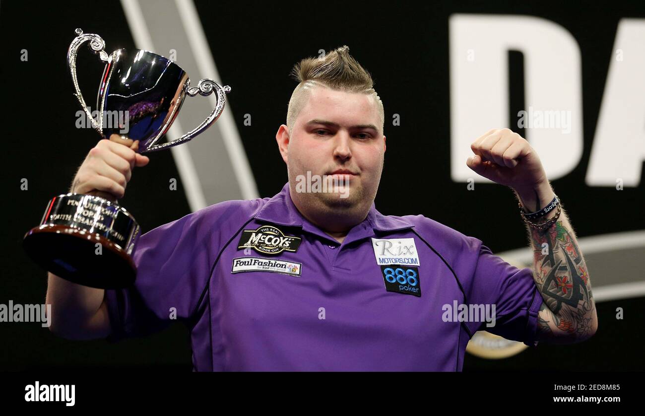 Pdc darts play offs hi-res stock photography and images - Alamy