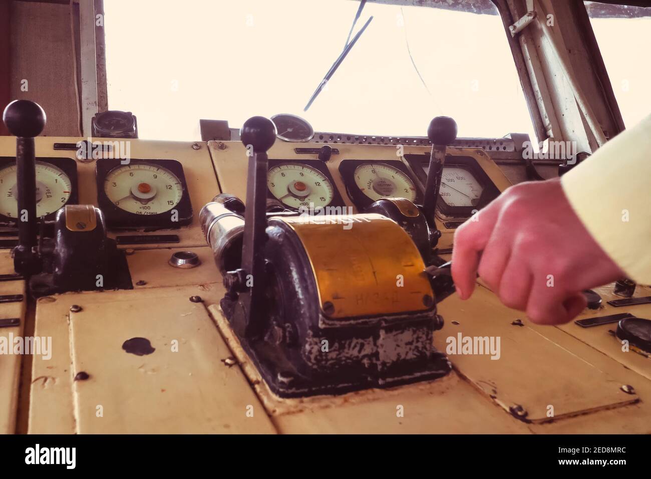 Remote control boat hi-res stock photography and images - Alamy