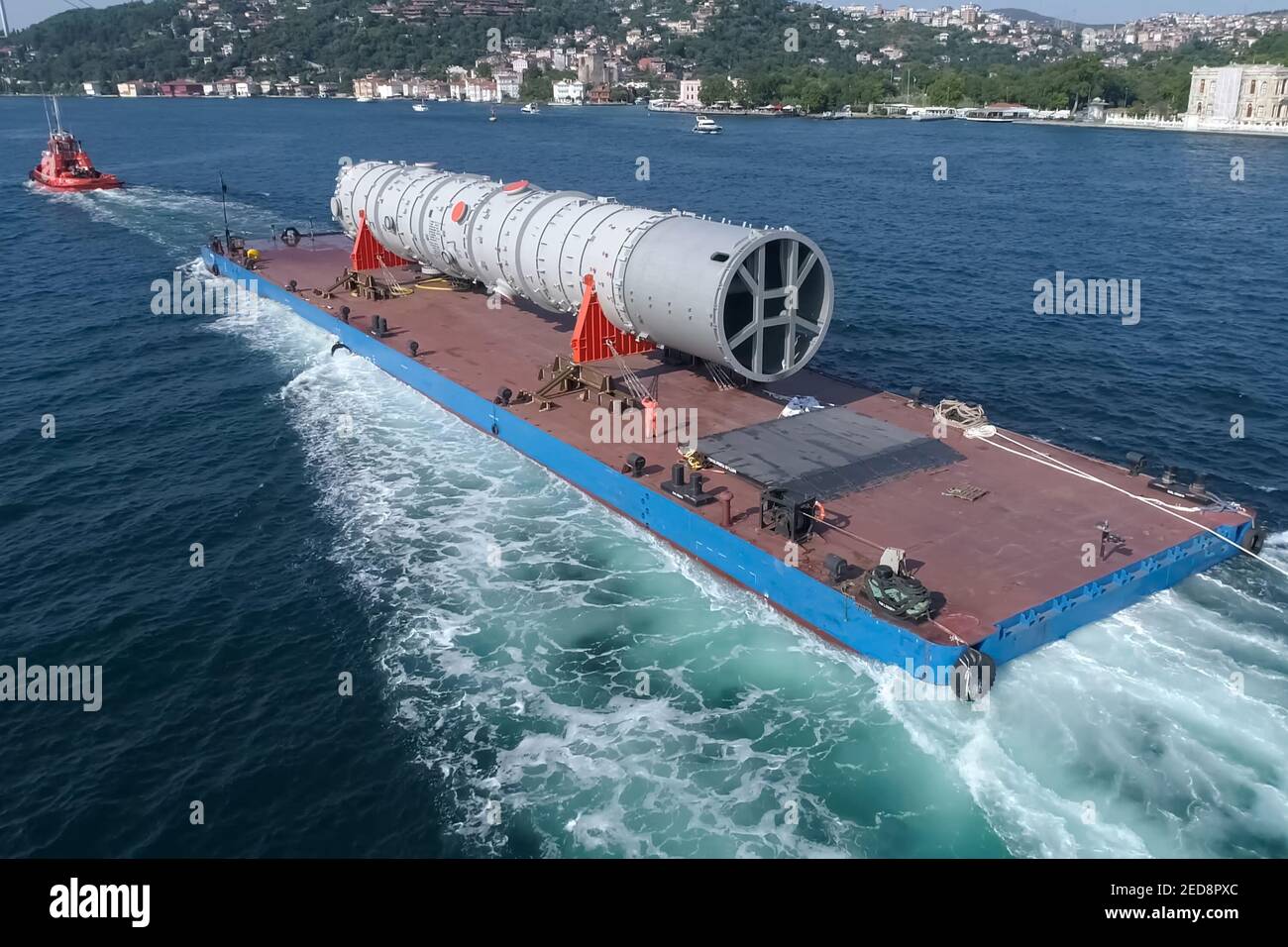 Distillation column hi-res stock photography and images - Alamy